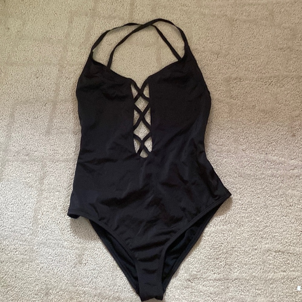 One Piece Strappy One Piece Bathing Suit - Gem